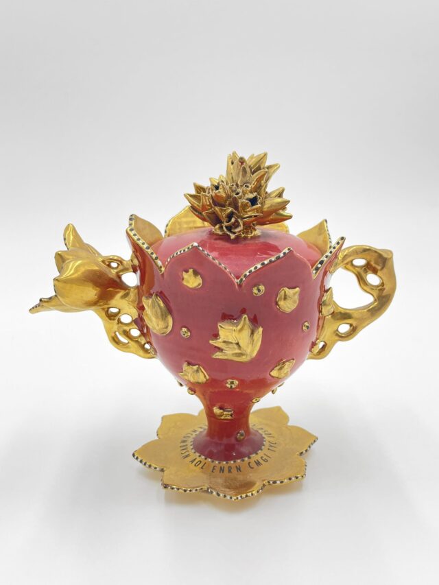 » Joan Takayama-Ogawa: Ceramic Beacon